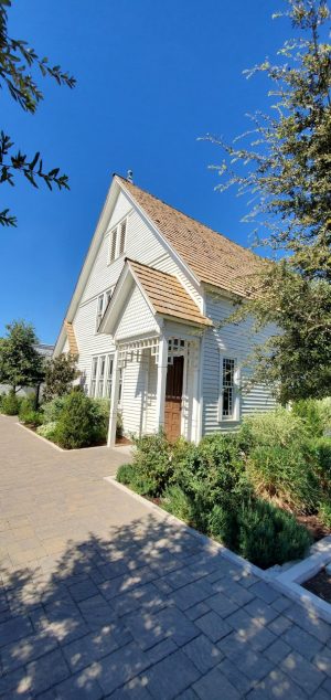 The Beautiful Home Decor I Saw in Waco, Texas - Victorian Lane Farms