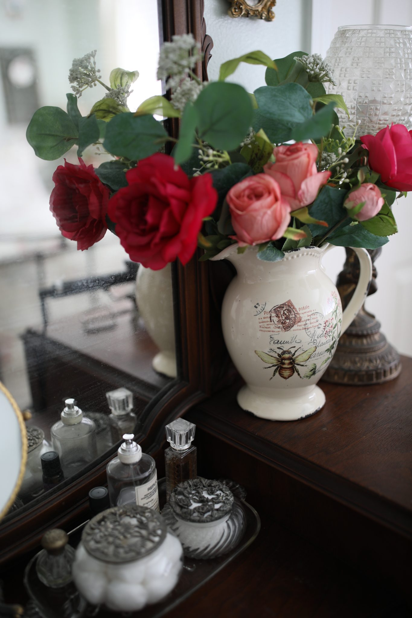 How to Decorate a Bedroom with Goodwill Finds - Victorian Lane Farms